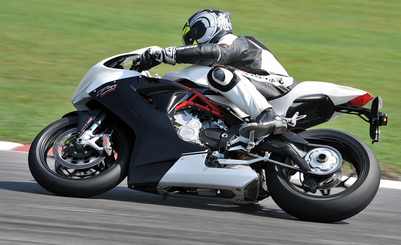 Essai piste MV Agusta F3 800 ABS - MotoPlus.ca