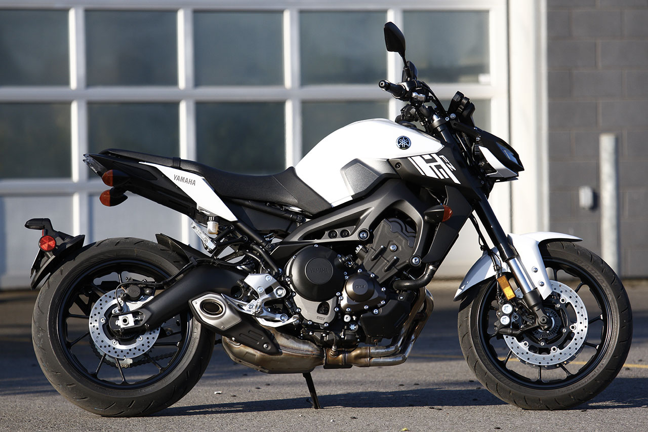 Essai piste Yamaha FZ-09 2017 - MotoPlus.ca