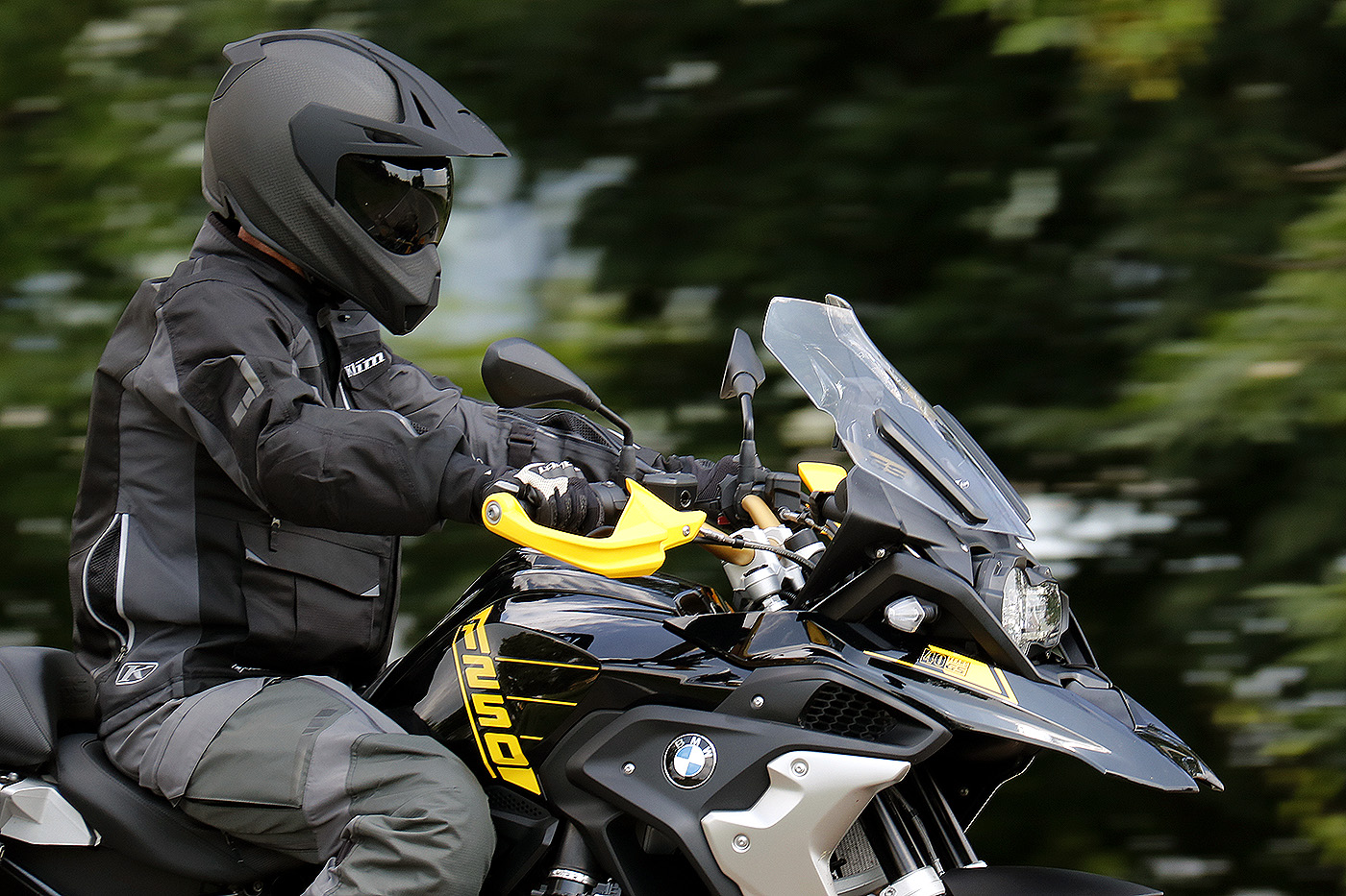 ICON Variant Pro Ghost Carbon - MotoPlus.ca