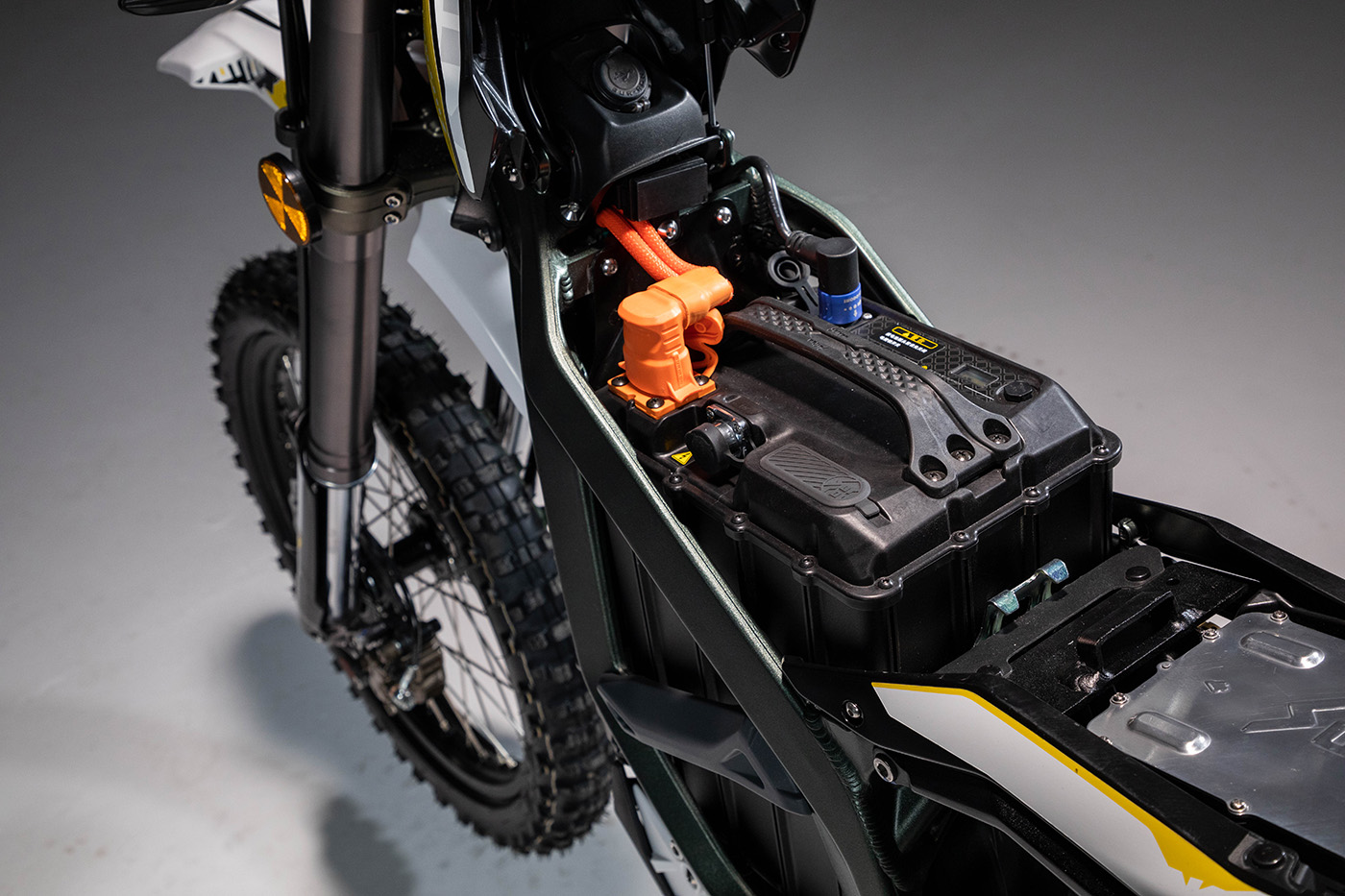 Surron Ultra Bee 2023 - MotoPlus.ca
