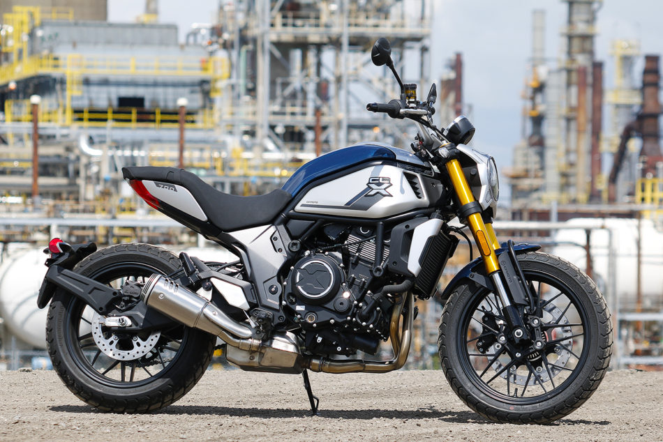 Comparatif roadsters néo-rétro midsize - MotoPlus.ca