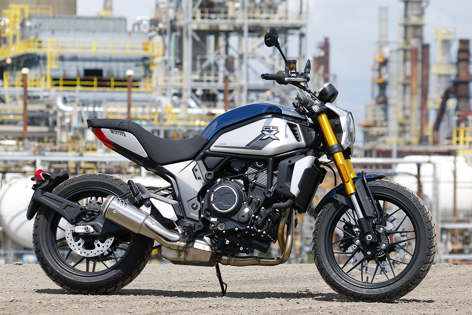 Comparatif roadsters néo-rétro midsize - MotoPlus.ca