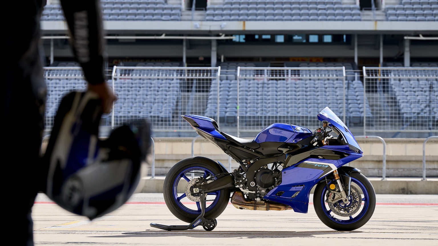 Yamaha YZF-R9 2025 - MotoPlus.ca