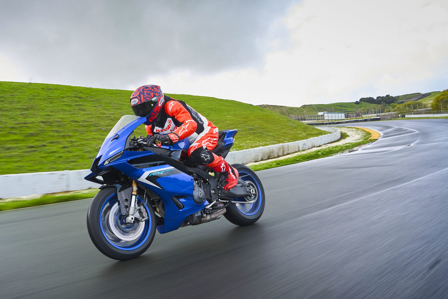 Yamaha YZF-R9 2025 - MotoPlus.ca